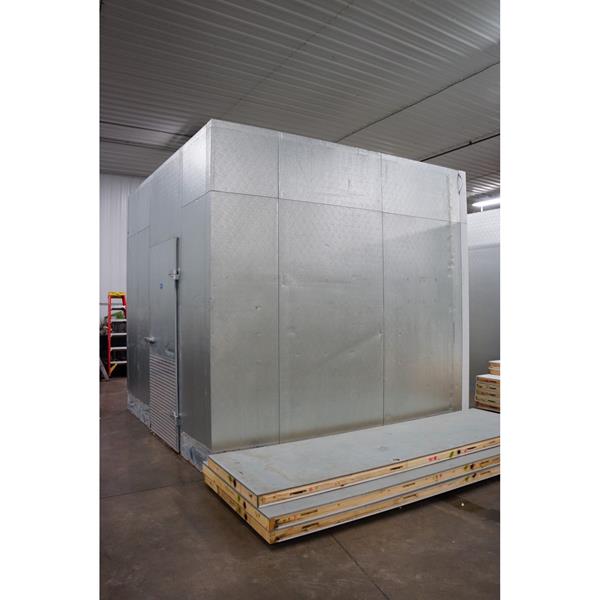 10'4" x 10'10" x 10'4"H Walk-in Cooler or Freezer (112 Sq. Ft.) | Barr ...