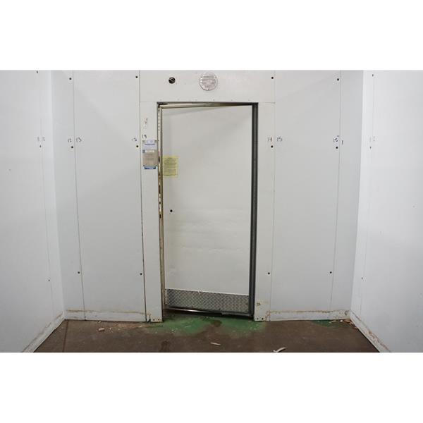 9'8" x 11'7" x 8'2"H Hussmann Walk-in Cooler or Freezer (112 Sq. Ft ...