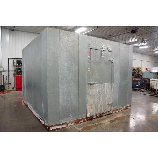 11'7" x 11'7" x 8'6"H Hussmann Walk-in Freezer (134 Sq. Ft.) | Barr ...