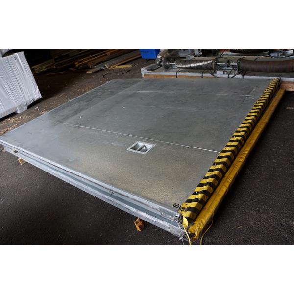 8' x 10'H Electric Vertical Lift Overhead Cooler or Freezer Door | Barr ...