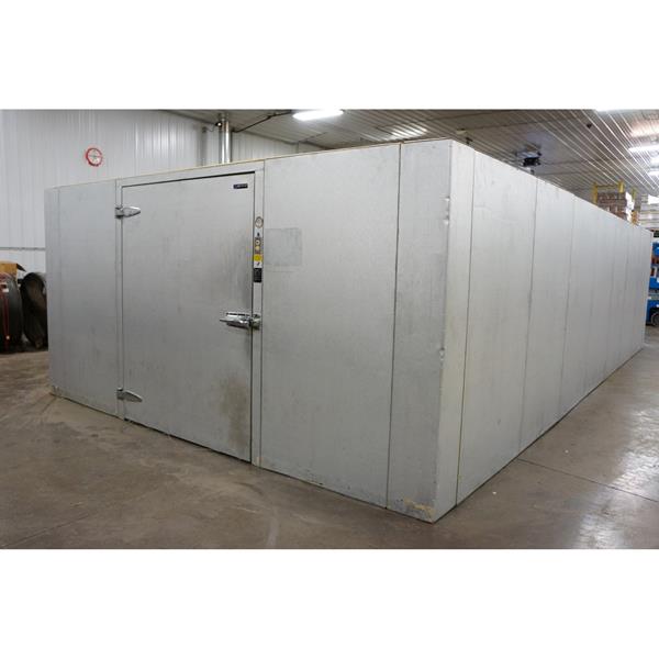 14'6" x 28'10" x 7'2"H Master-Bilt Walk-in Cooler or Freezer (418 Sq ...