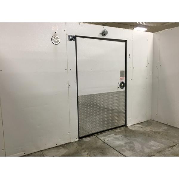 11'7" x 14'5" x 8'8"H WA Brown Walk-in Freezer with Floor (167 Sq. Ft ...