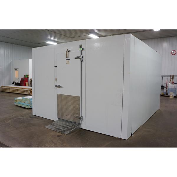 11'9" x 13'9" x 7'11"H SRC Walk-in Freezer with Floor (149 Sq. Ft ...