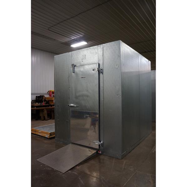 7'7" x 9'1" x 9'4"H Kysor Walk-in Freezer with Floor (69 Sq. Ft ...