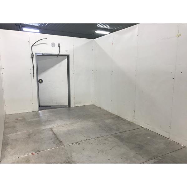 12' x 22' x 10'H Hussmann Walk-in Freezer with Floor (264 Sq. Ft ...