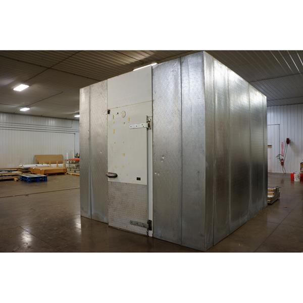 10'9" x 12'4" x 10'5"H Hussmann Walk-in Cooler (133 Sq. Ft.) | Barr ...