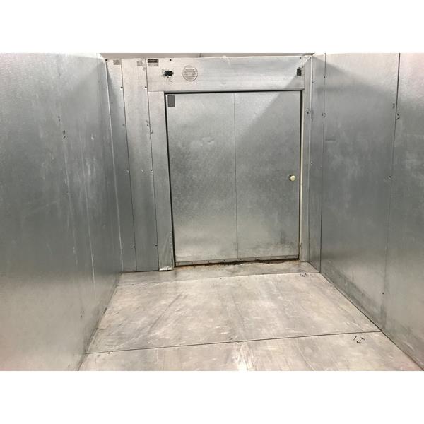 8'x15' Walk-in freezer with floor.