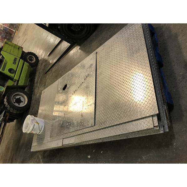 20'x20' Walk-in Freezer with Floor - Includes diamond plate.