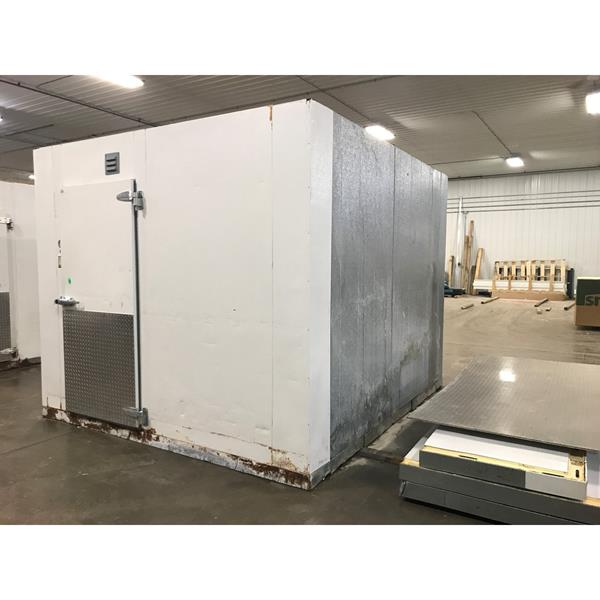 10x10 Freezer with factory floor.