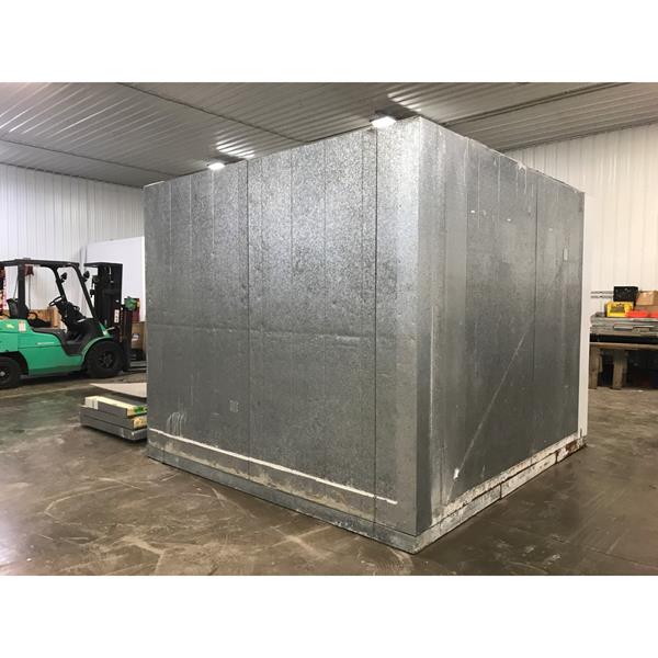 10x10 Freezer with factory floor.