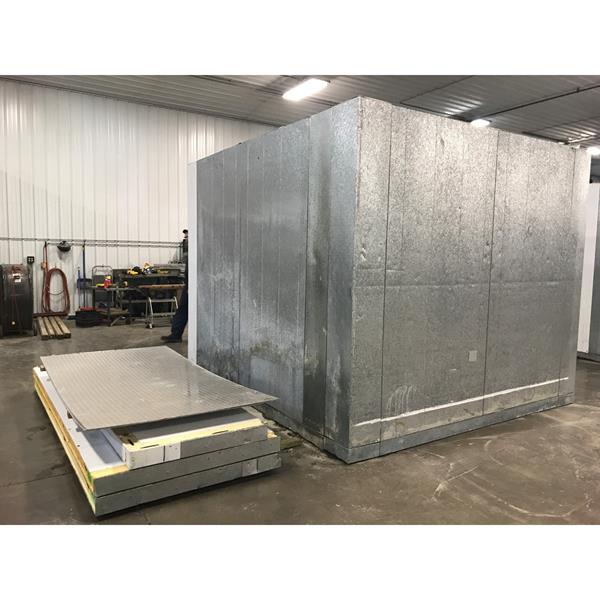 10x10 Freezer with factory floor.