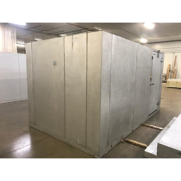 7'9" x 13'6" x 7'6"H Master-Bilt Walk-in Freezer with Floor (108 Sq. Ft ...