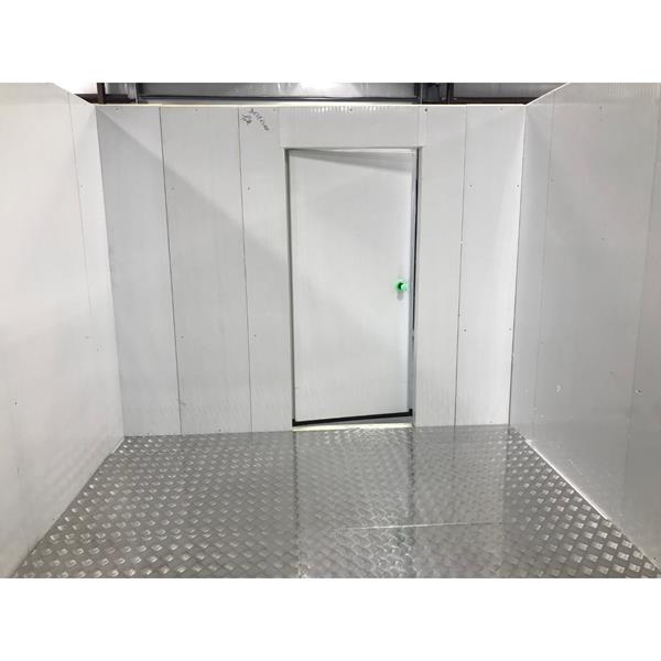 10x18 Freezer with Floor Package
