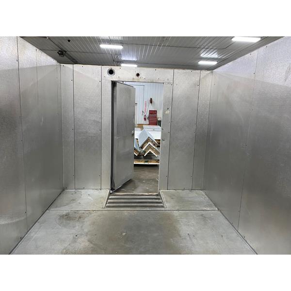 8'8" x 15'4" x 7'6"H PENN Walk-in Freezer with Floor (133 Sq. Ft ...