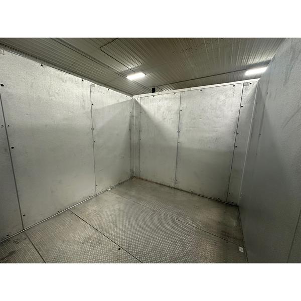 9'8" x 11'7" x 8'7"H Master-Bilt Walk-in Freezer with Floor (112 Sq. Ft ...